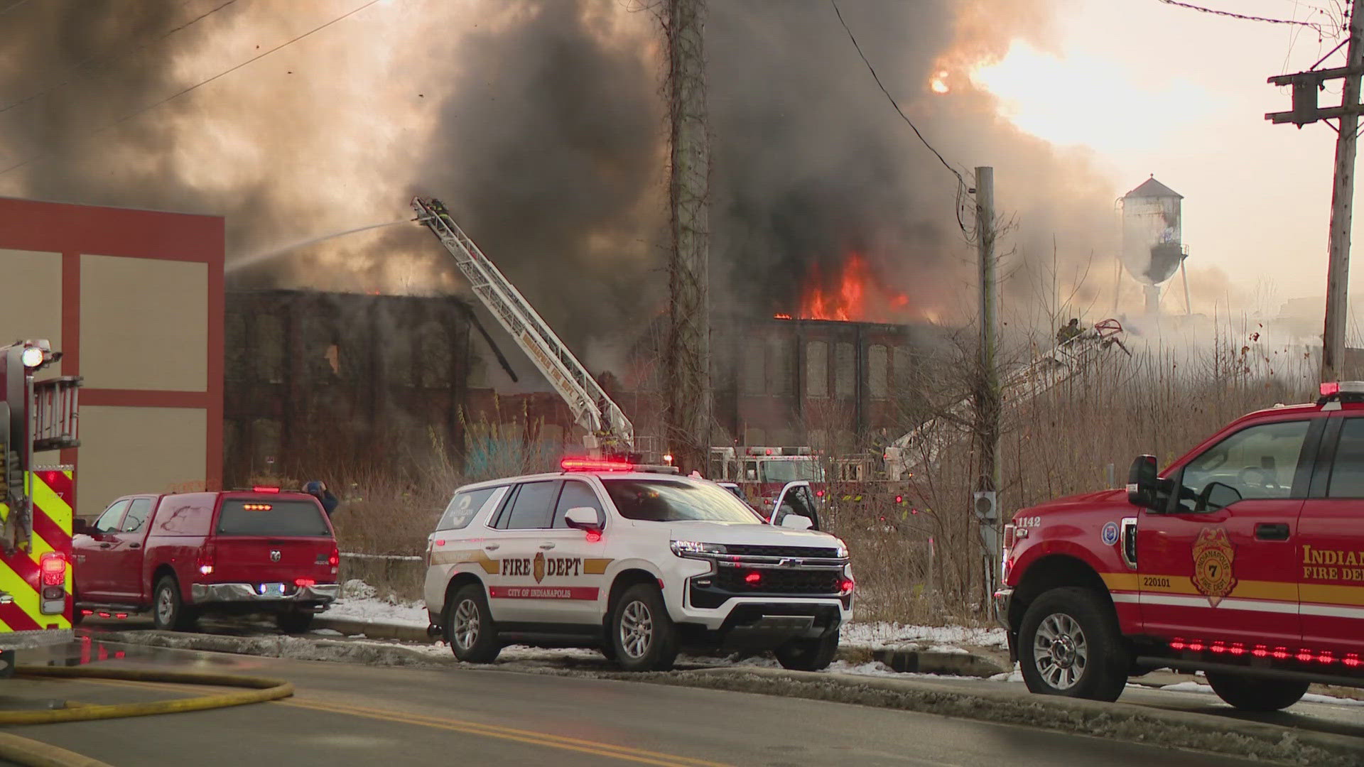 Indianapolis firefighters battle large fire at vacant building on city ...