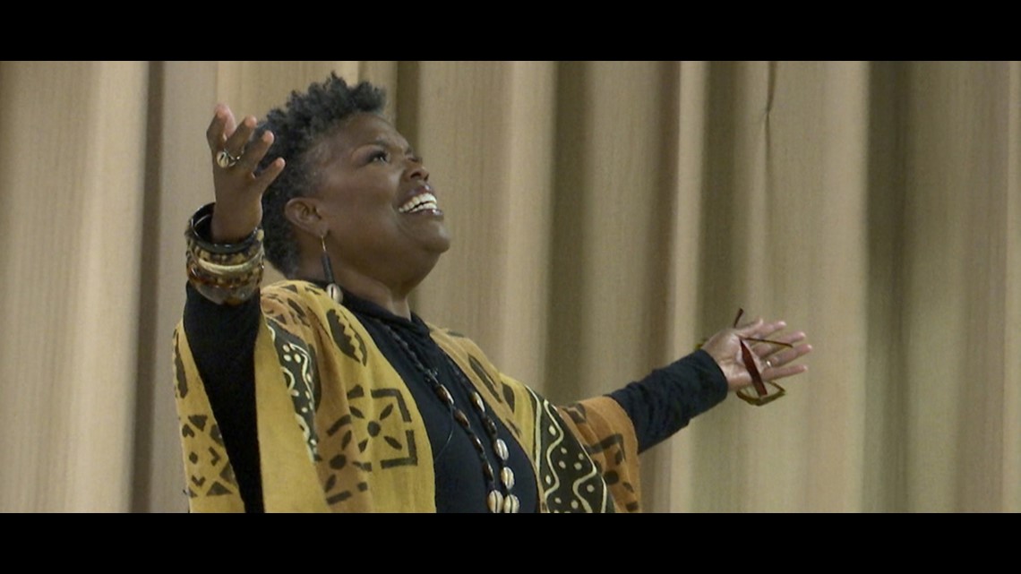 World-renowned opera singer visits IPS school | wthr.com