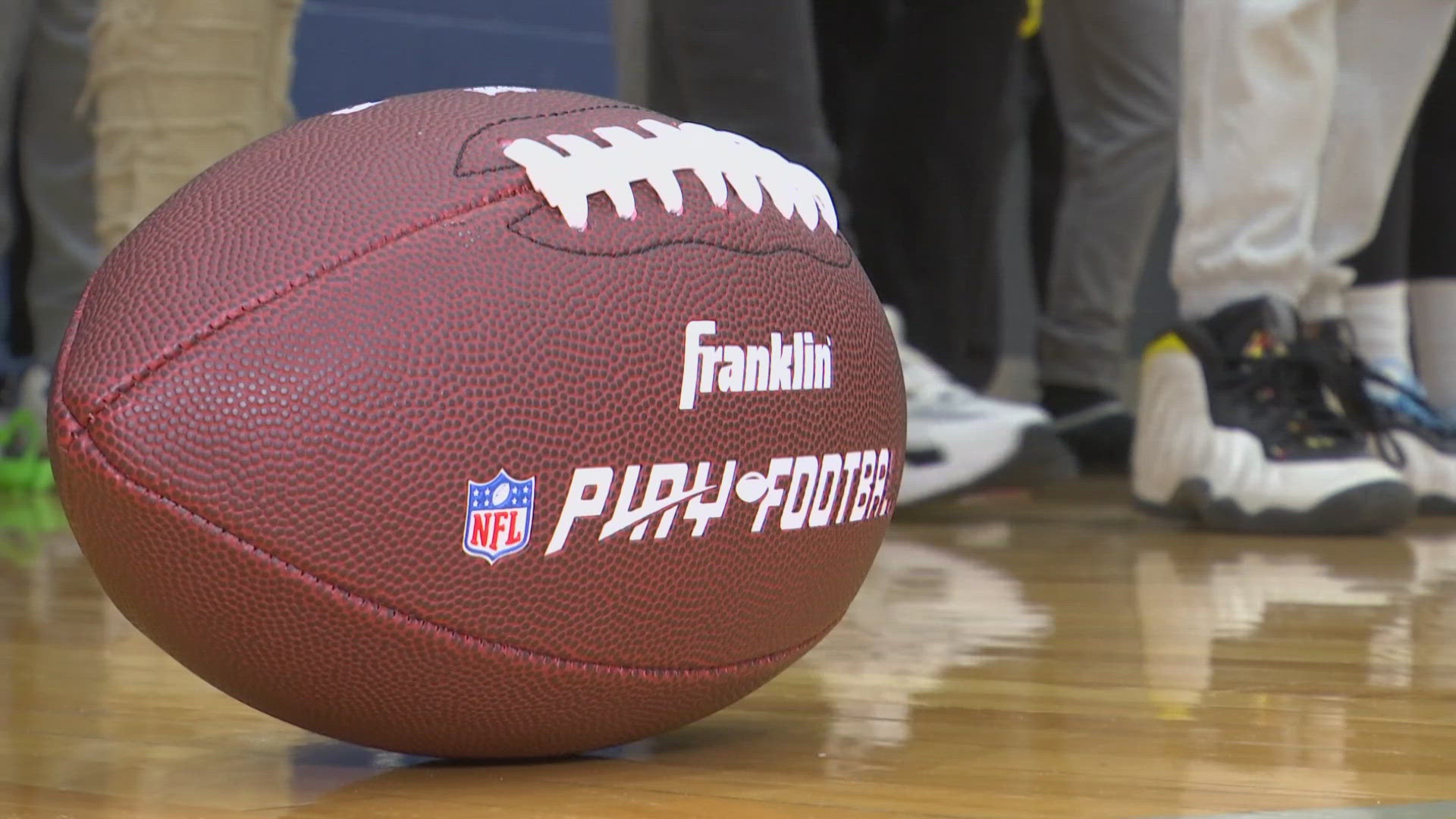 Colts' Franklin brings flag football to Indianpolis middle school ...