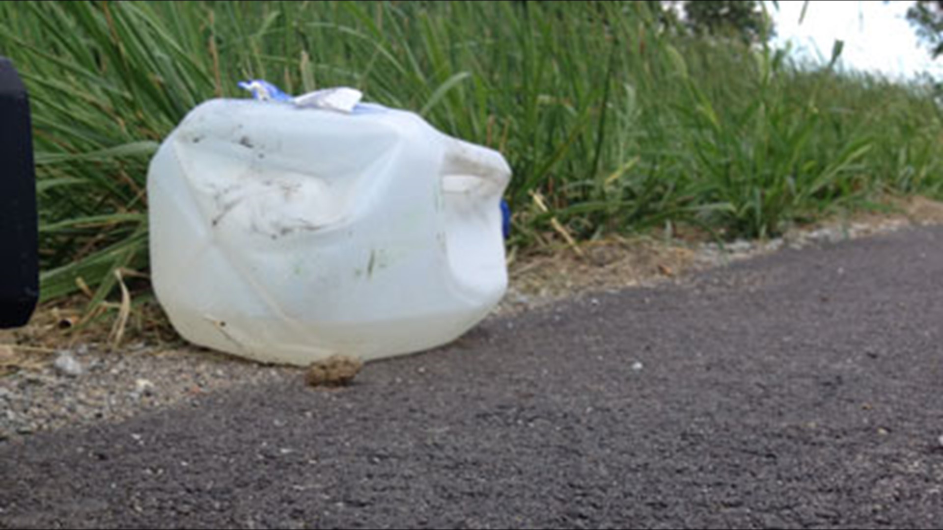 Police issue warning about roadside trash | wthr.com