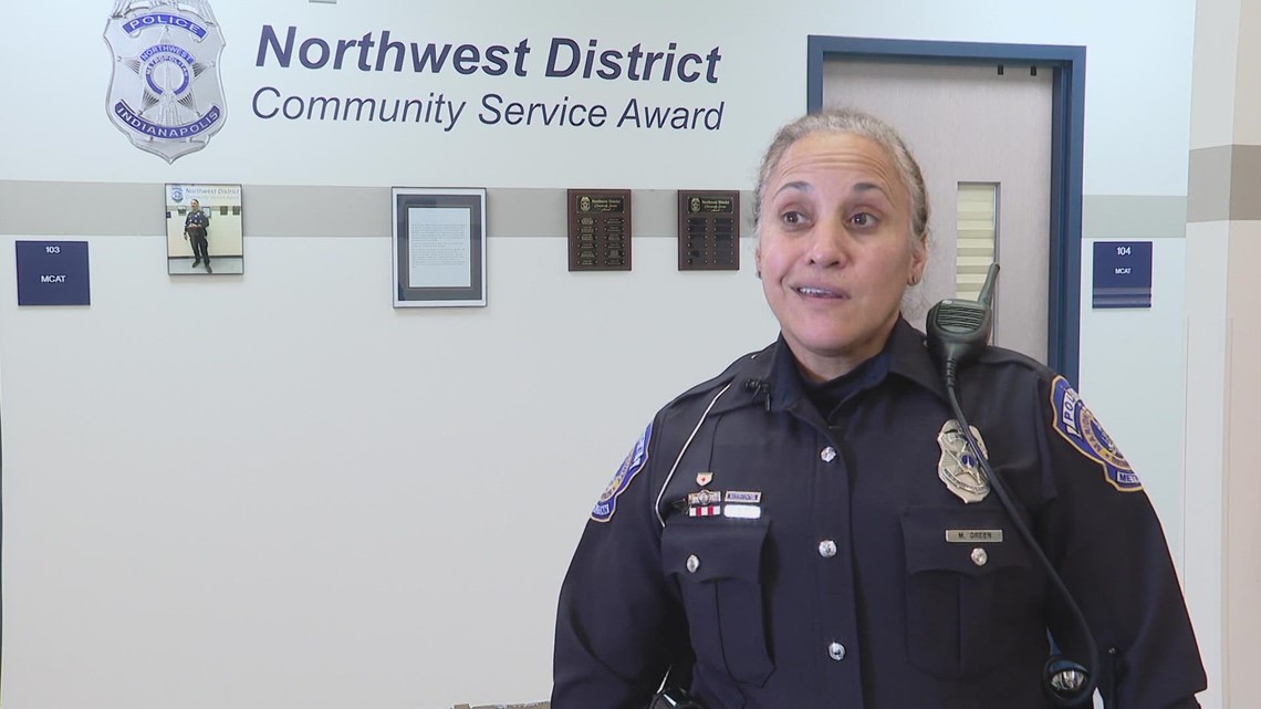 IMPD officer helps break barriers in Indianapolis neighborhoods | wthr.com