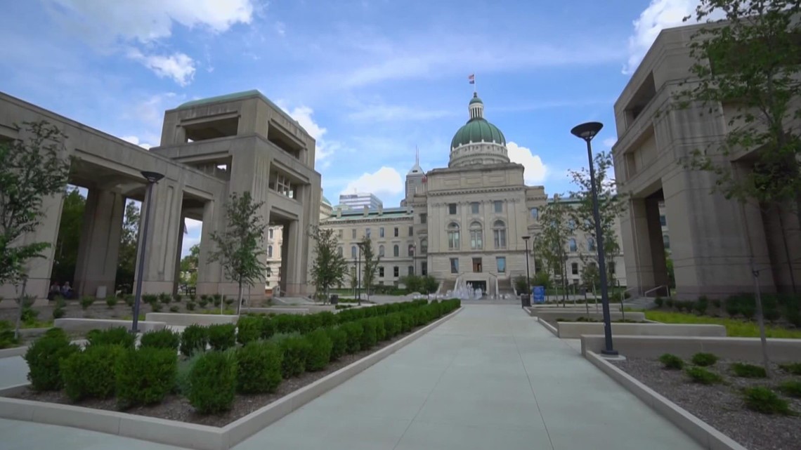 Court temporarily blocks Indiana abortion ban after ACLU request | wthr.com