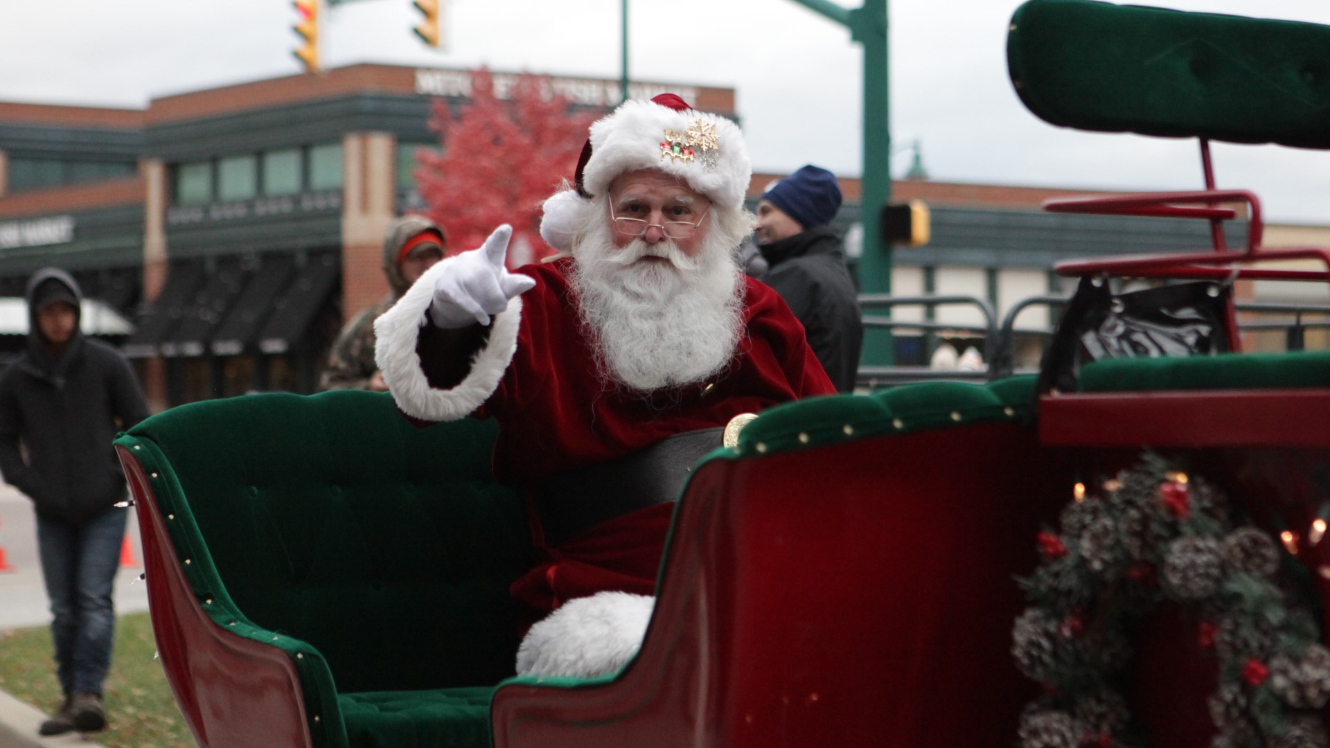 Clay Terrace schedules visits with Santa | wthr.com