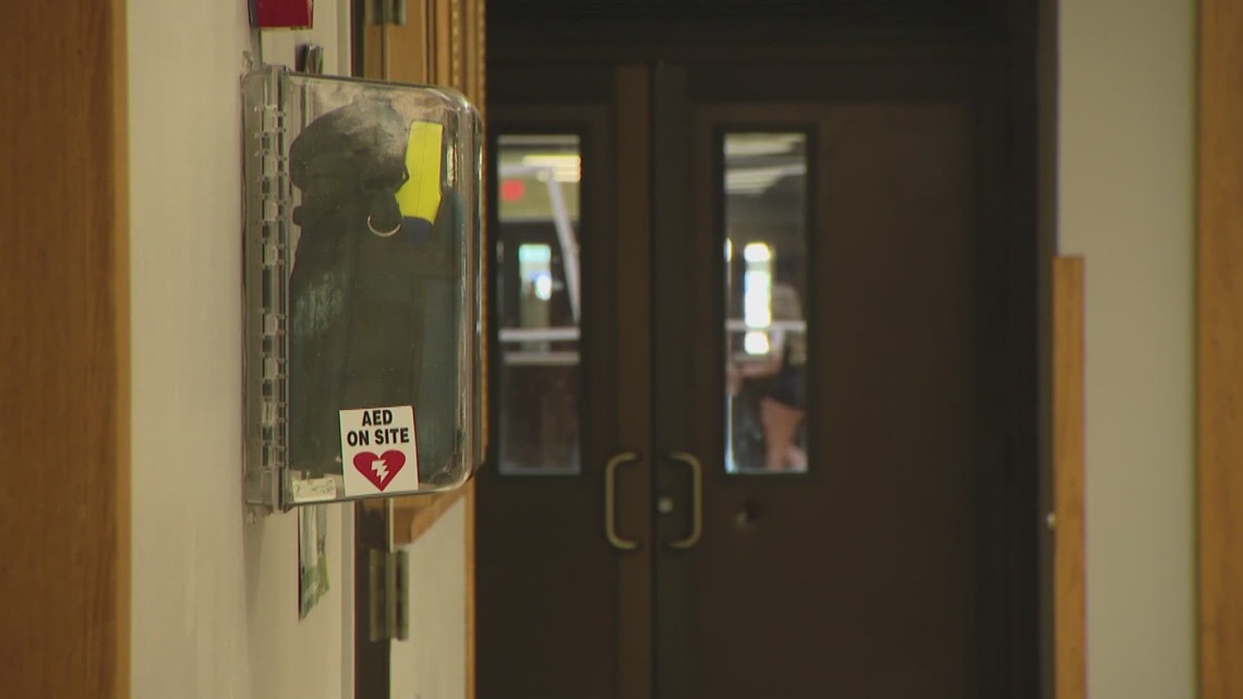 Indiana lawmakers amend bill, save school AED requirements from repeal ...