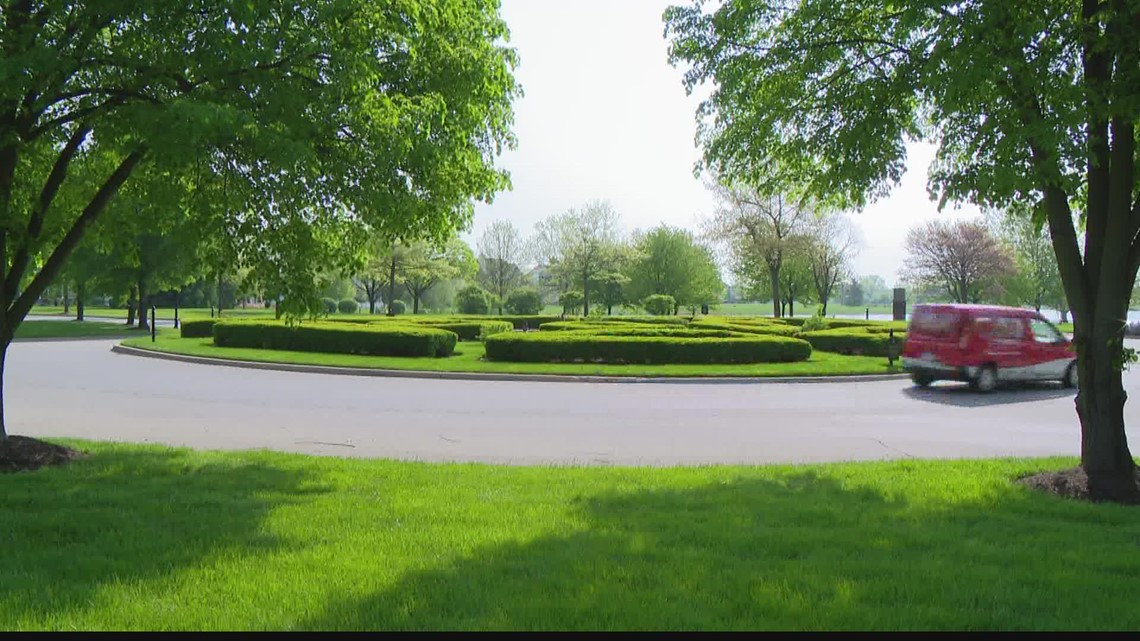 Comedian breaks roundabout world record | wthr.com