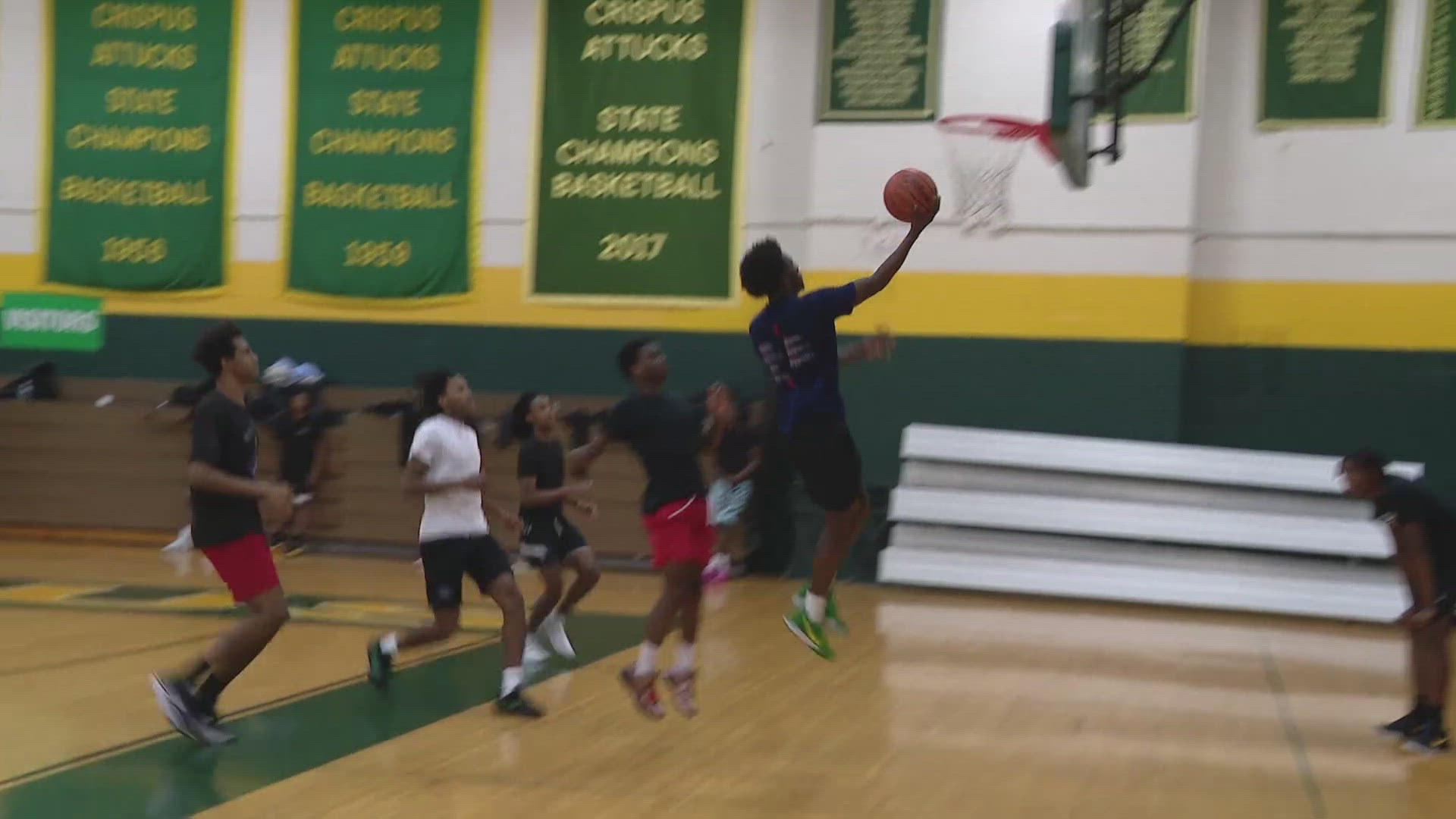 Chatting with Crispus Attucks boys basketball coach Chris Hawkins ...