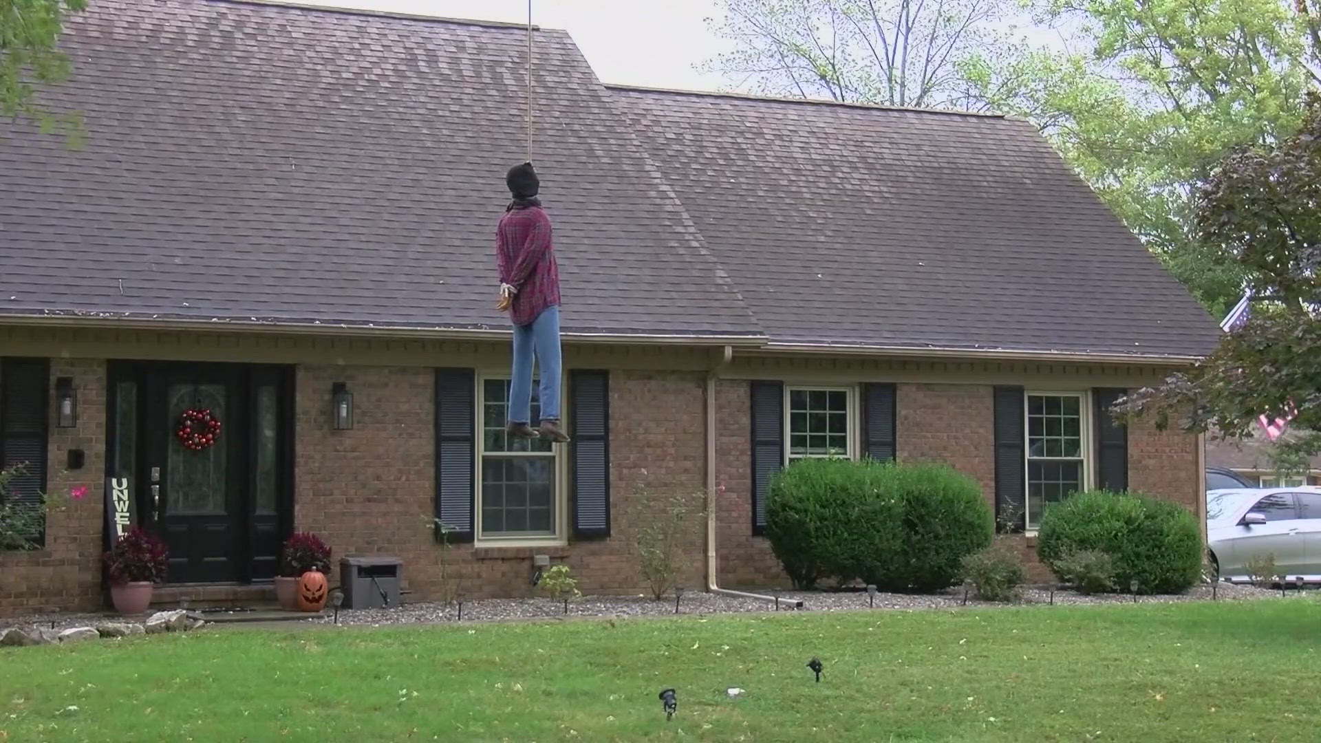 Southern Indiana neighbors complaining about Halloween decoration ...
