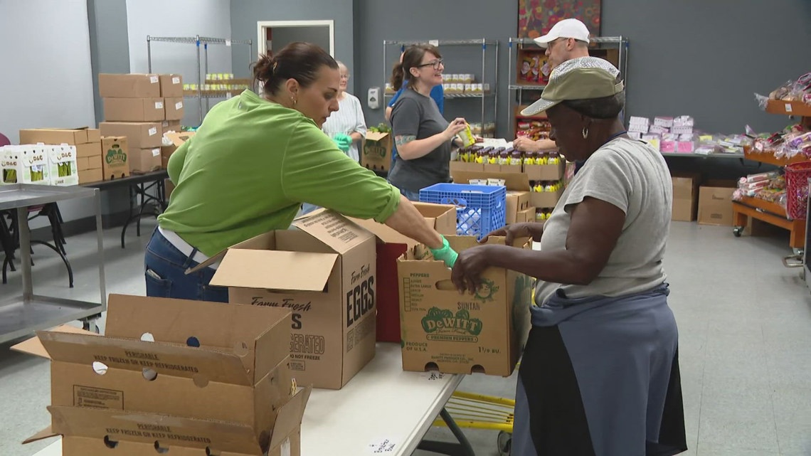 Mid-North Food Pantry hosts 'pantry day' in Indianapolis | wthr.com