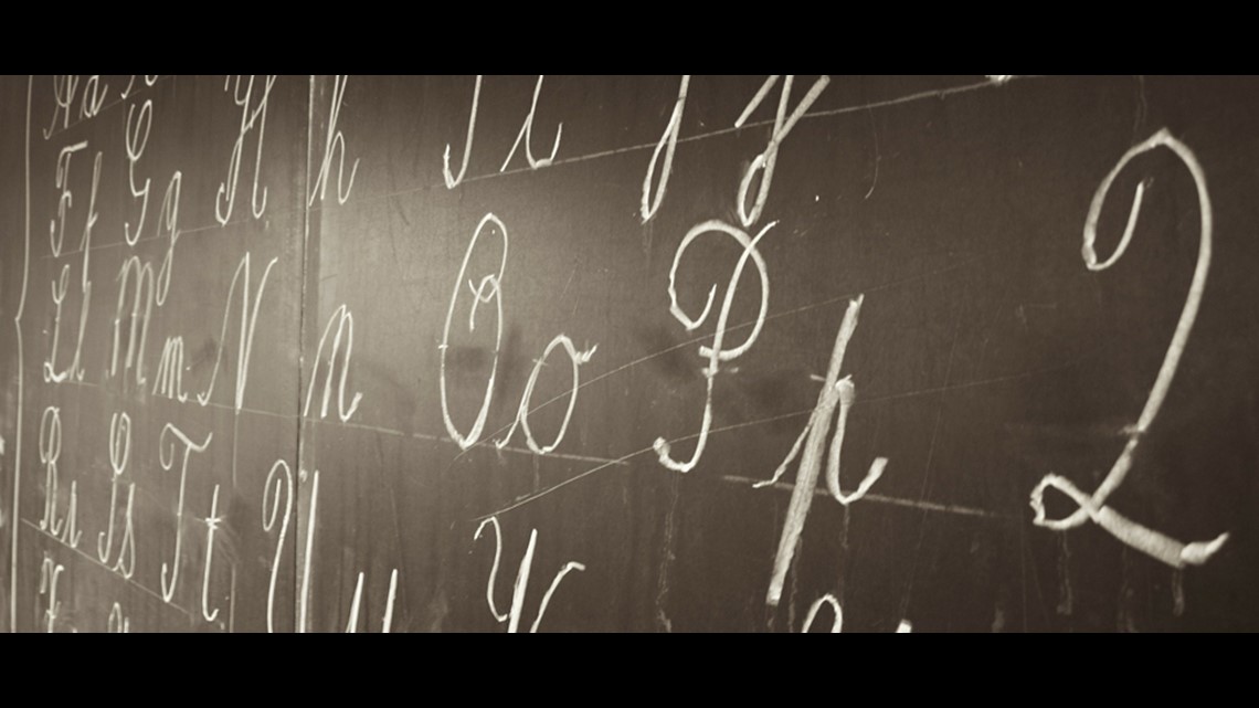 Texas schools to mandate cursive writing instruction next year | wthr.com