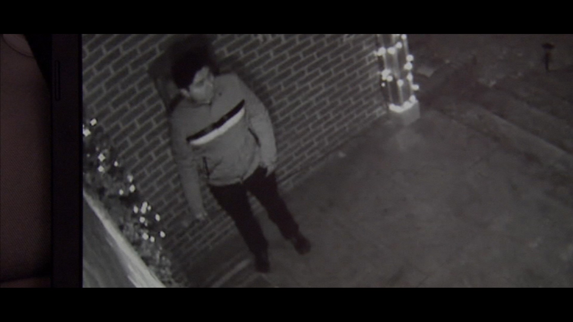 North side neighbors catch creeping suspect on security cameras | wthr.com