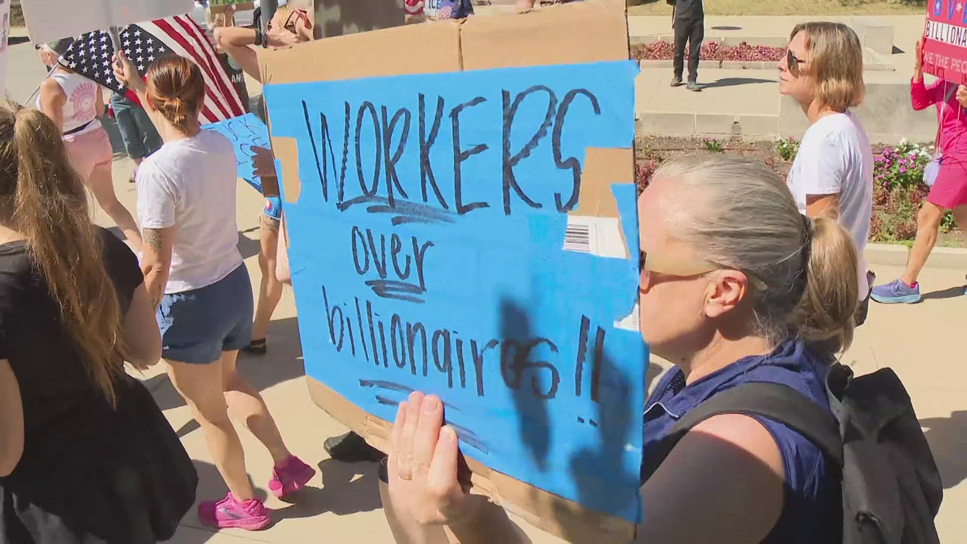 Hoosiers protest for workers’ rights, democracy on Labor Day | wthr.com