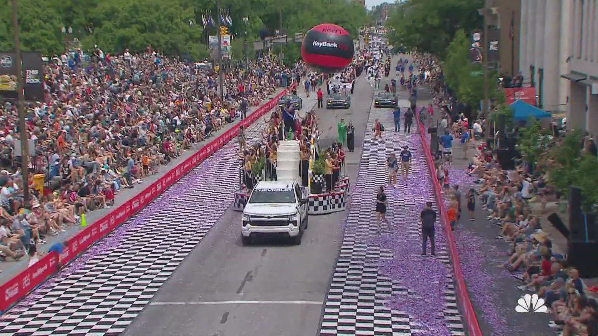 Over 200,000 people expected to attend AES 500 Festival Parade Saturday ...