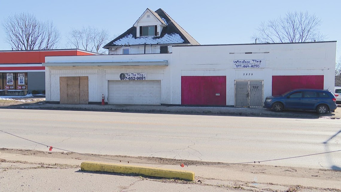 IMPD Violent Crimes Task Force seizes illegal guns, drugs; makes multiple arrests | wthr.com