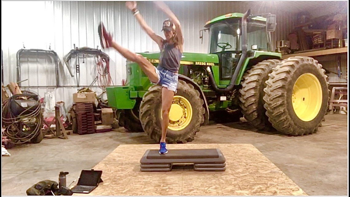 'Farm Girl Fit Girl' teaches free virtual exercises classes from her ...
