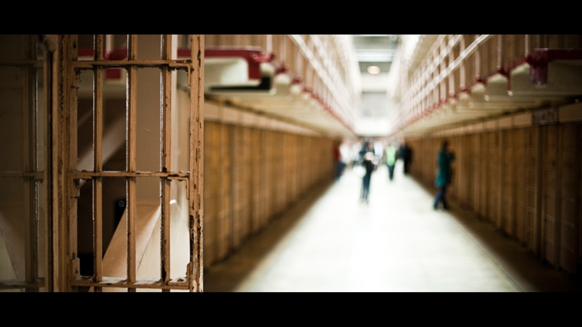 Federal prisons under lockdown amid George Floyd protests | wthr.com