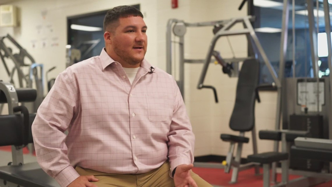 Inspiring Indiana: Teacher takes lessons outside the classroom | wthr.com