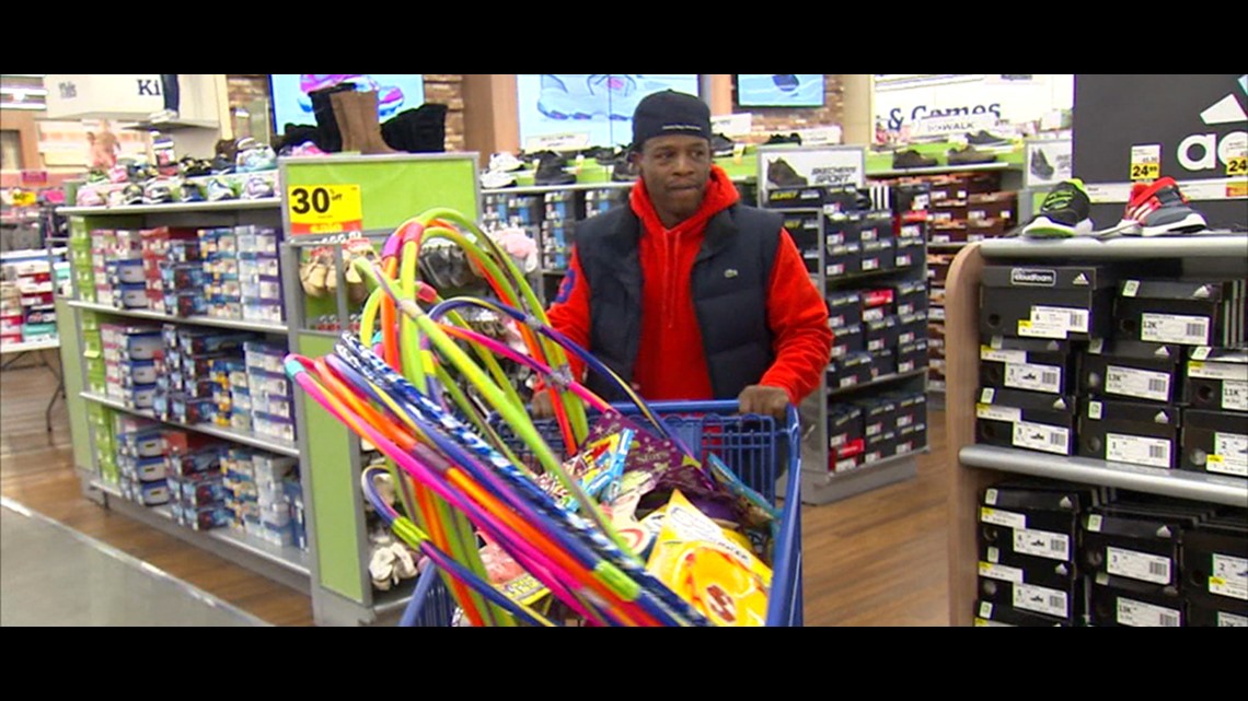 Amp Harris spreading Christmas joy to hundreds of Indiana children ...