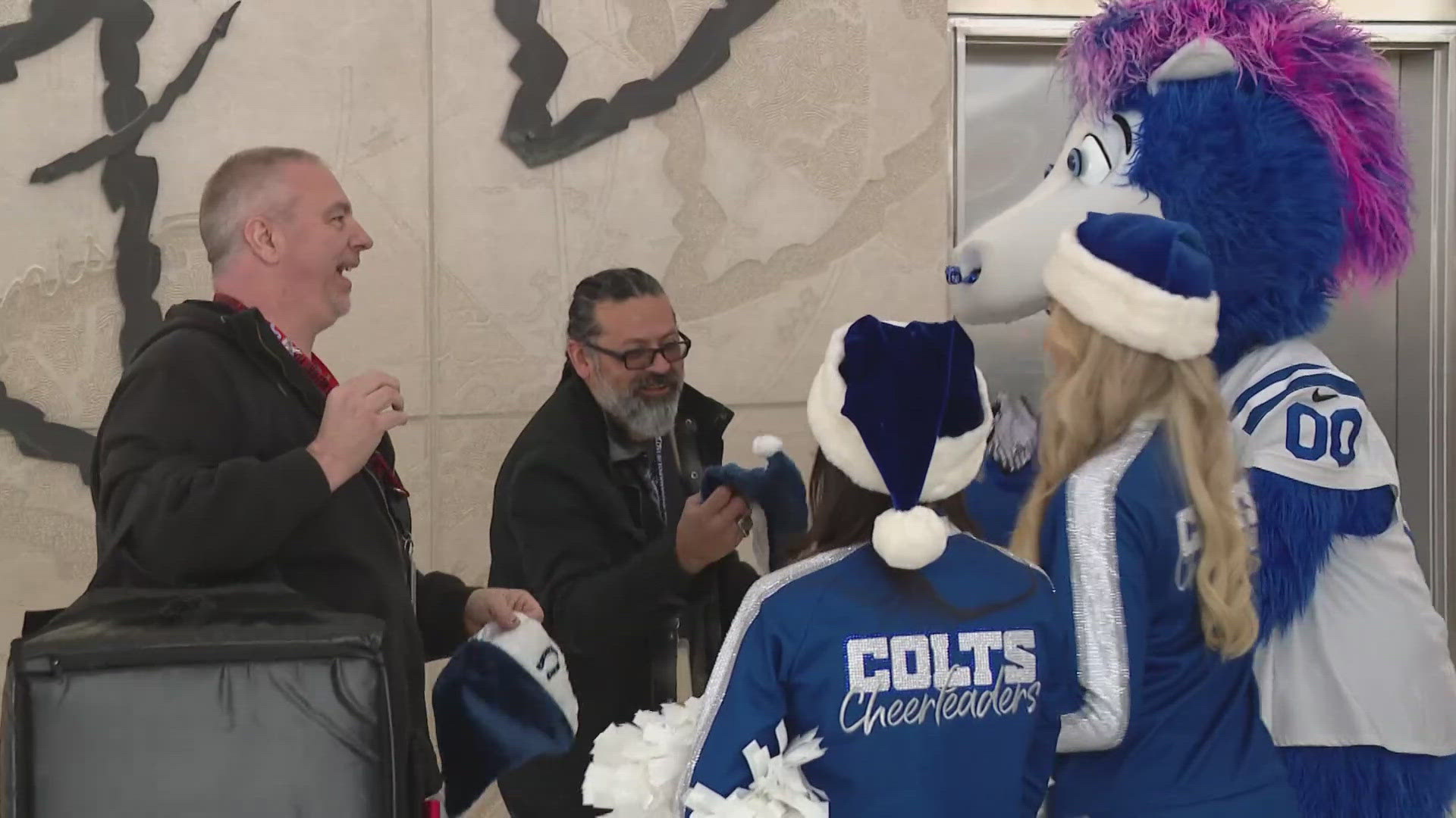 Colts mascot, cheerleaders surprise Indianapolis airport staff with ...