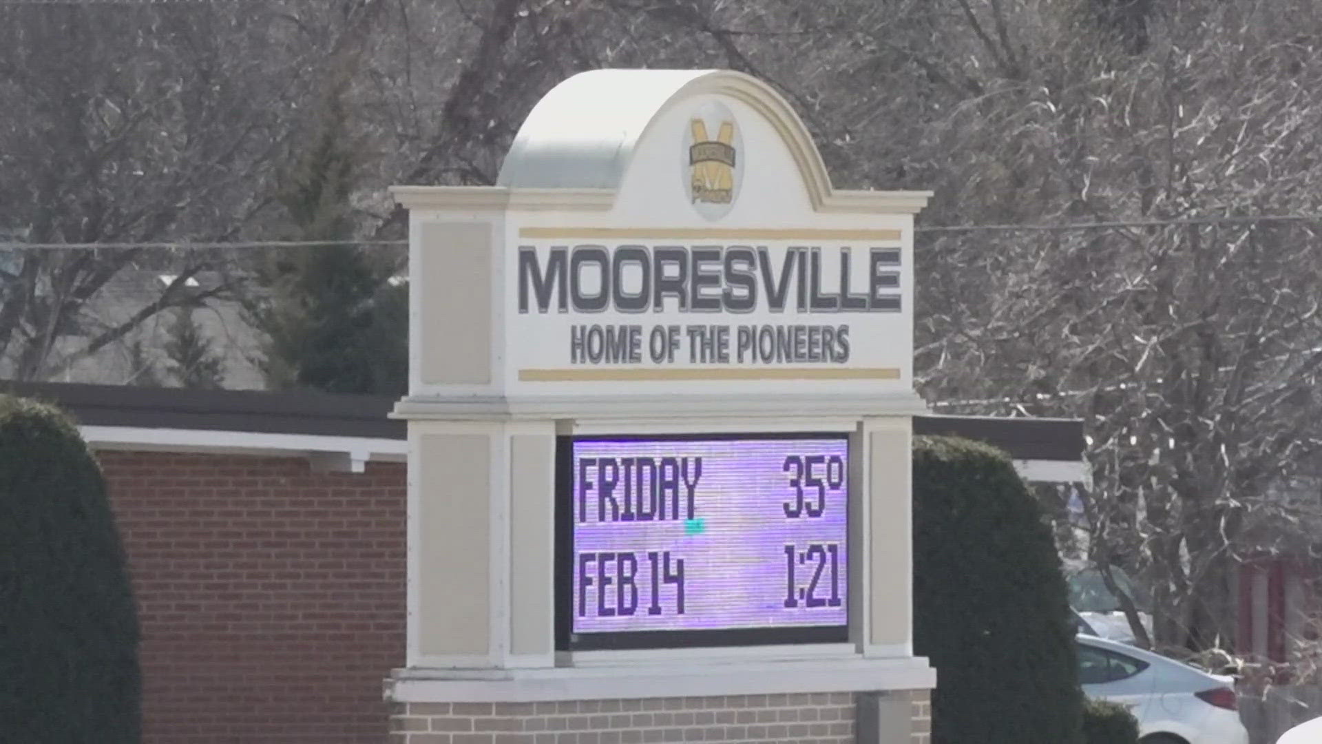 Mooresville students, parents grateful after shooting threat thwarted ...