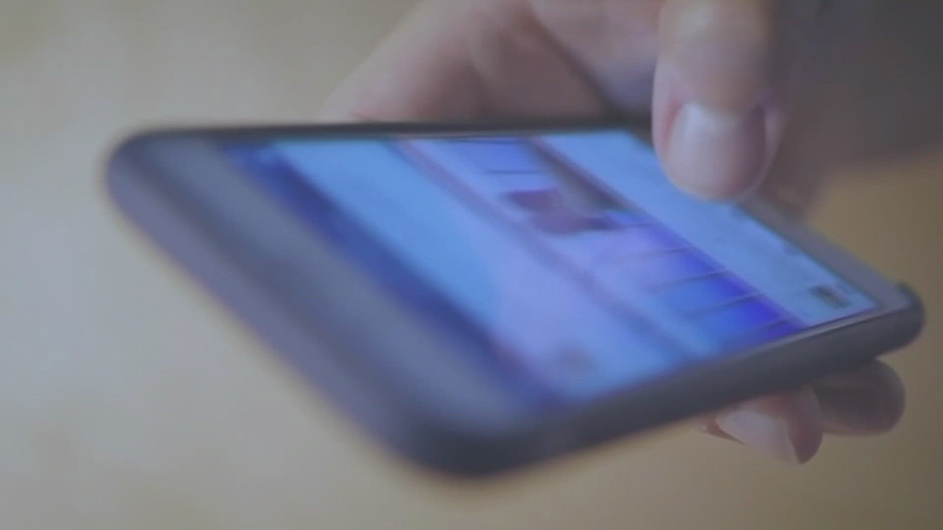 Lawmakers to consider strengthening cell phone ban in schools | wthr.com