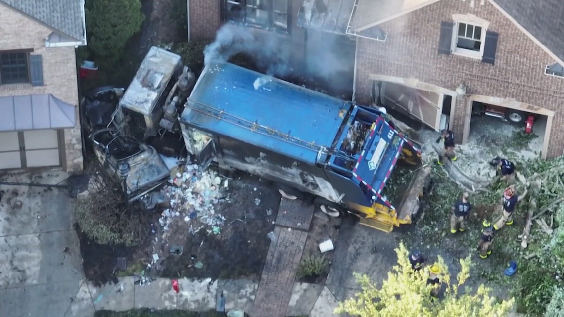 Garbage truck driver loses control, crashes into parked car at Georgia ...