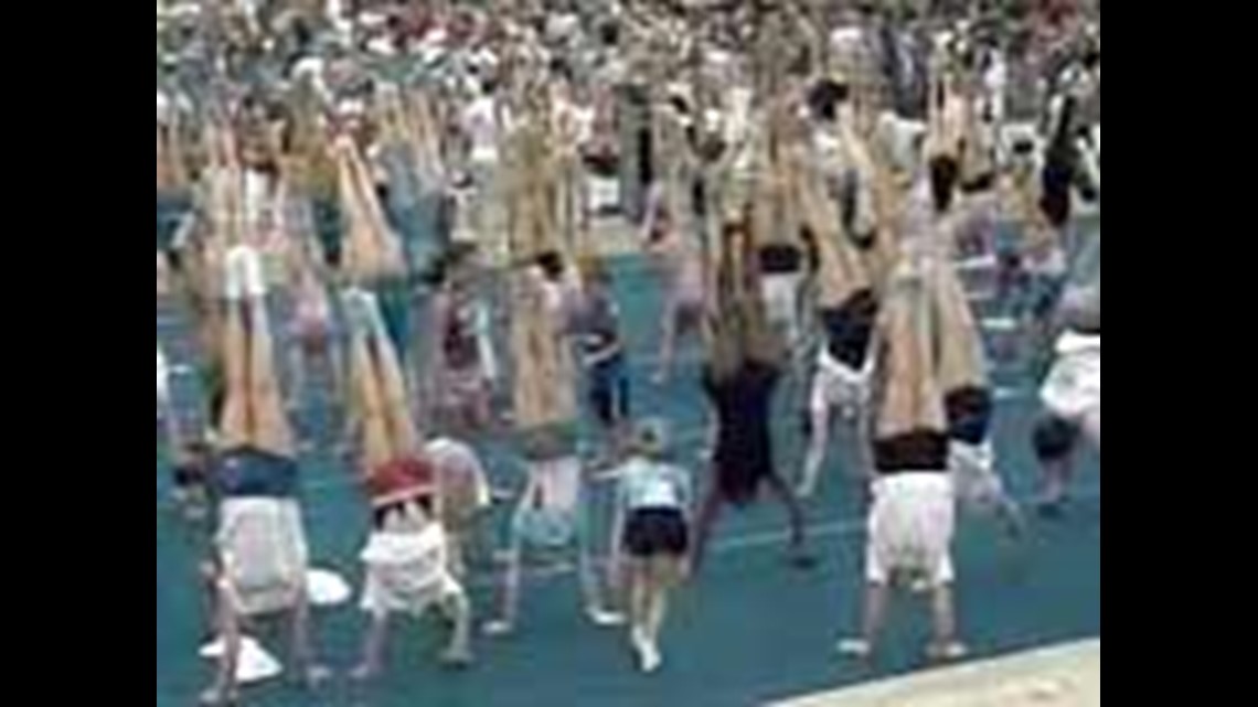 Hoosiers set handstand record | wthr.com