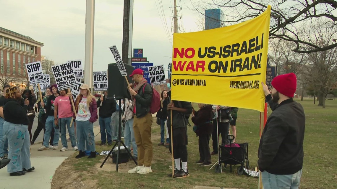 Hoosiers protest for and against US, Israeli strikes against Iran in ...