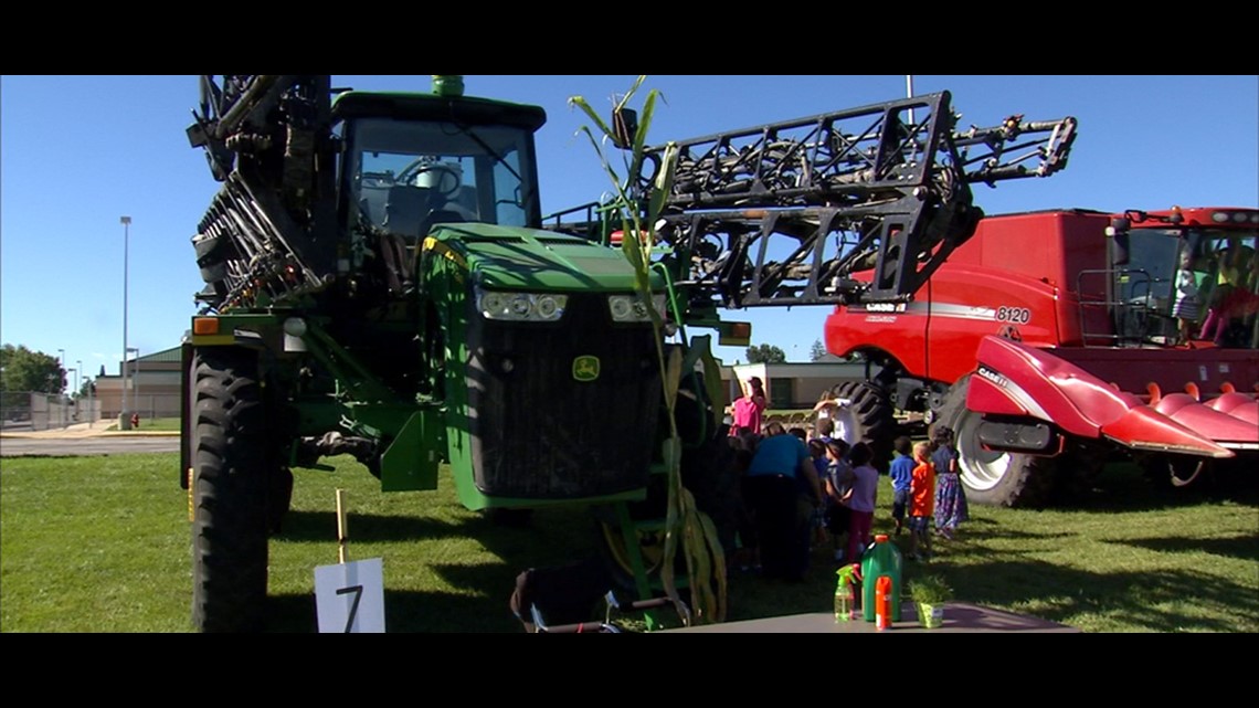 Spring planting means slow-moving farm vehicles on roads | wthr.com