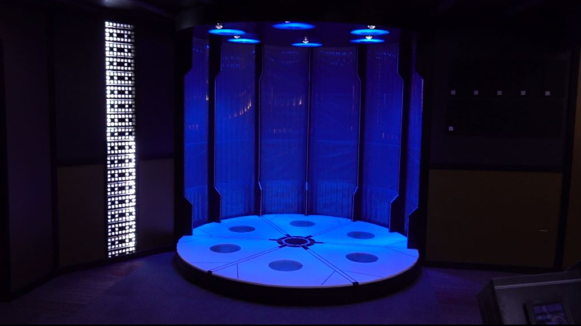 Westfield man builds 'Star Trek' Enterprise, 'Doctor Who' set in ...