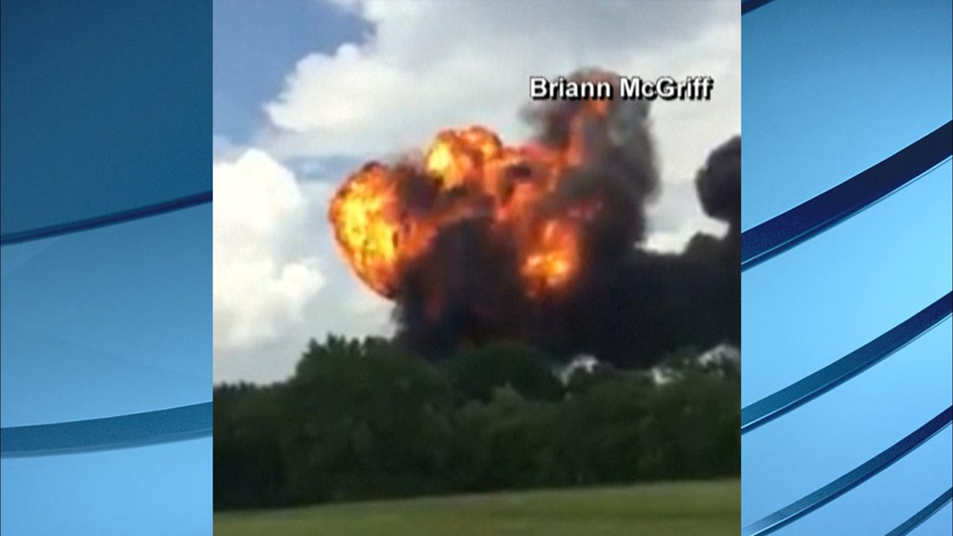 Blue Angels plane crashes hours after Thunderbirds crash, pilot killed ...