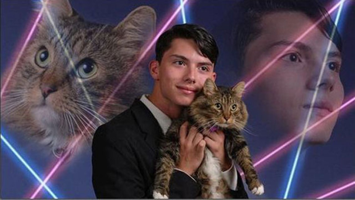 Teen who gained fame over laser cat portrait dies | wthr.com