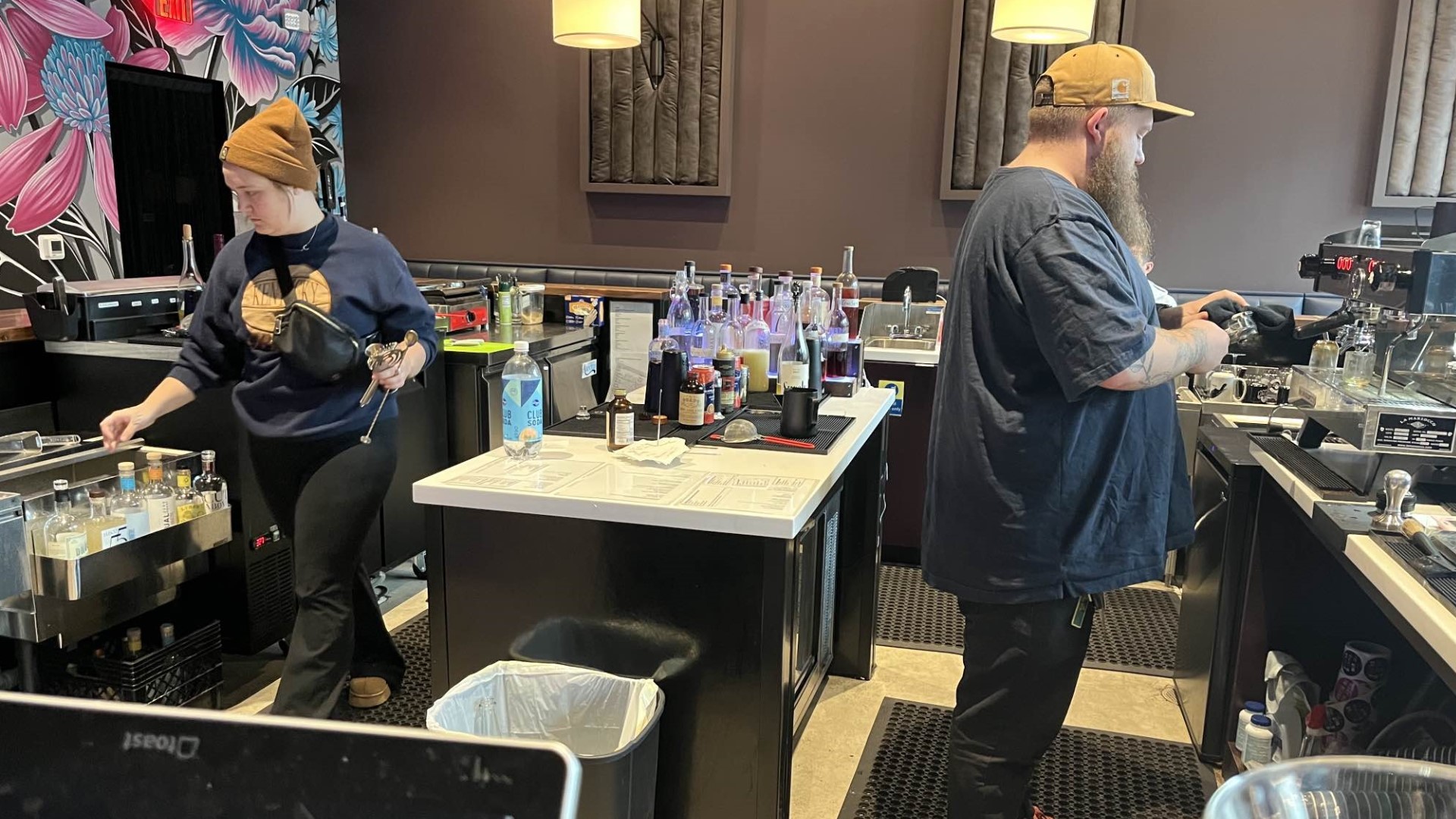 Memento Zero Proof Lounge rings in New Year's alcohol-free | wthr.com