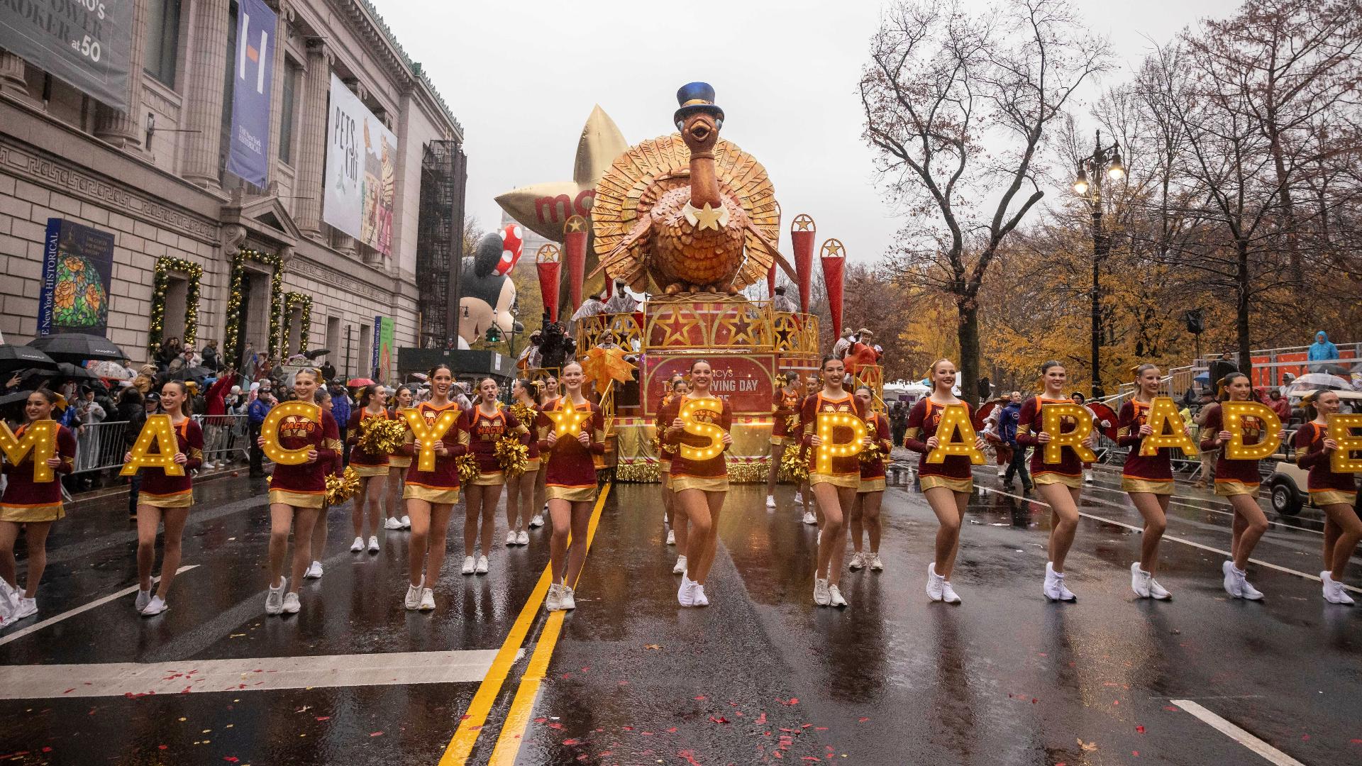 Award-winning country singer Lainey Wilson previews performance in Macy ...