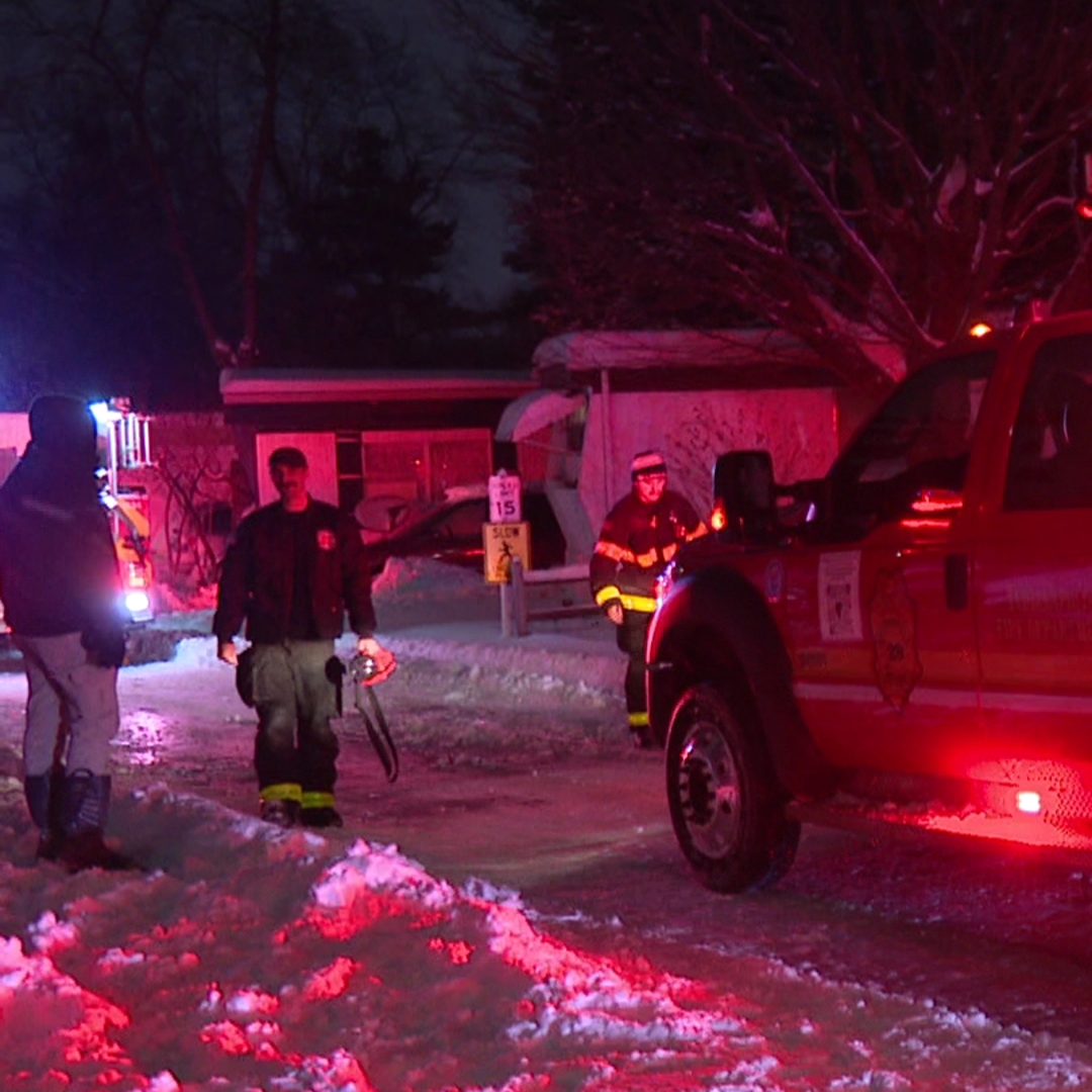 IFD: 80-year-old man, 2 pets found dead in south Indianapolis mobile ...