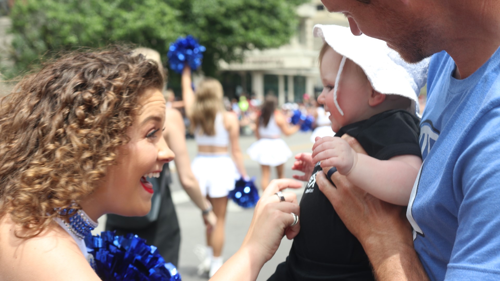 Fans enjoy the AES 500 Parade in 2023 | wthr.com
