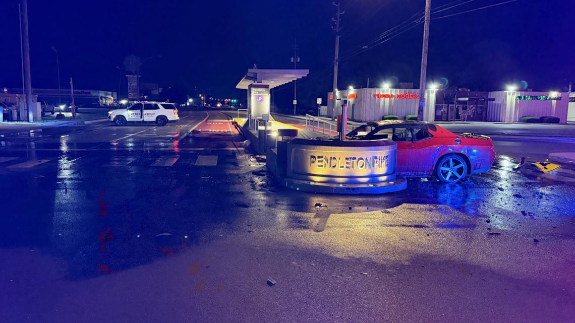 2 injured after crash in Lawrence | wthr.com