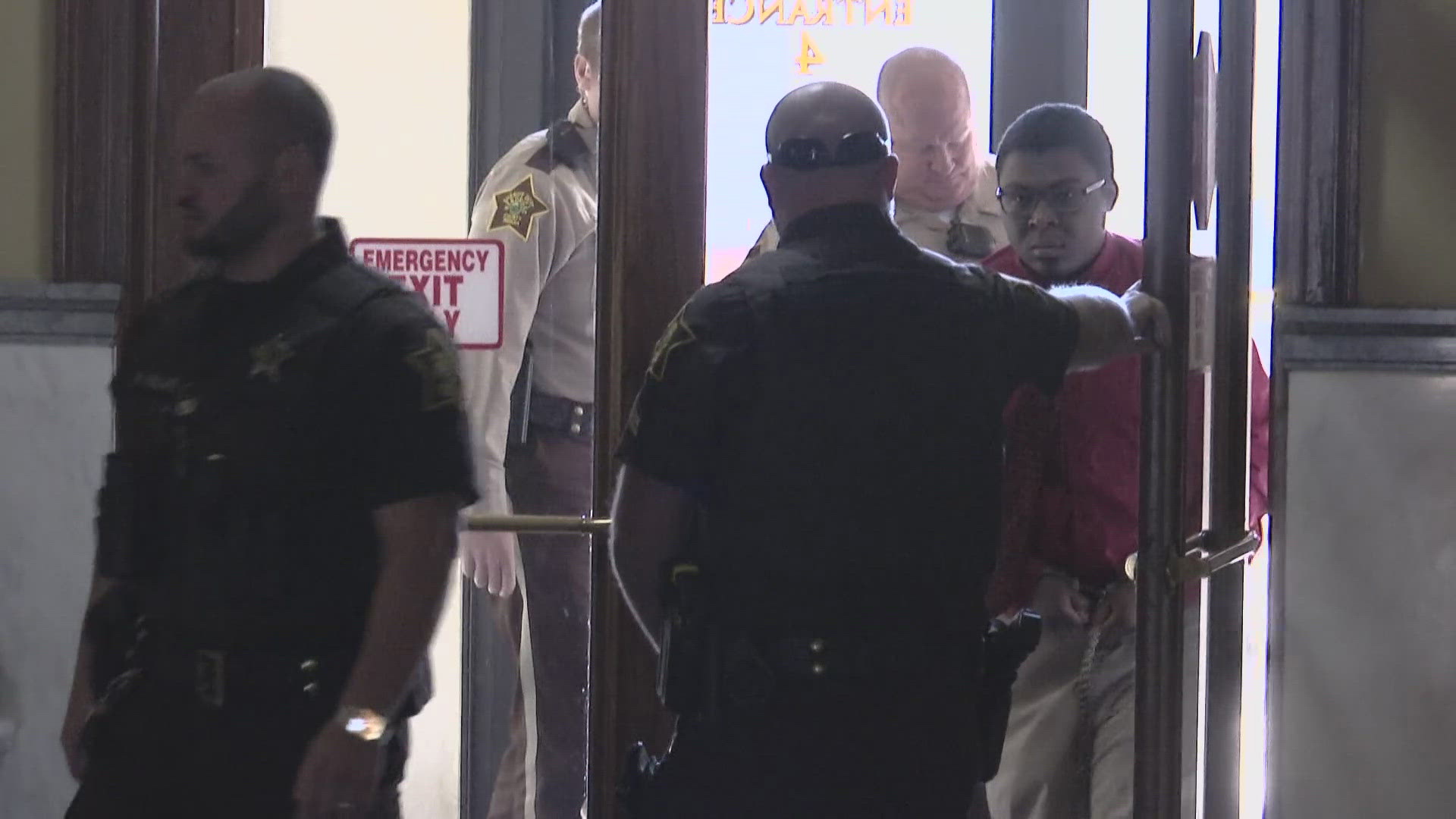 Trial begins for man charged with killing Indiana State Police trooper ...