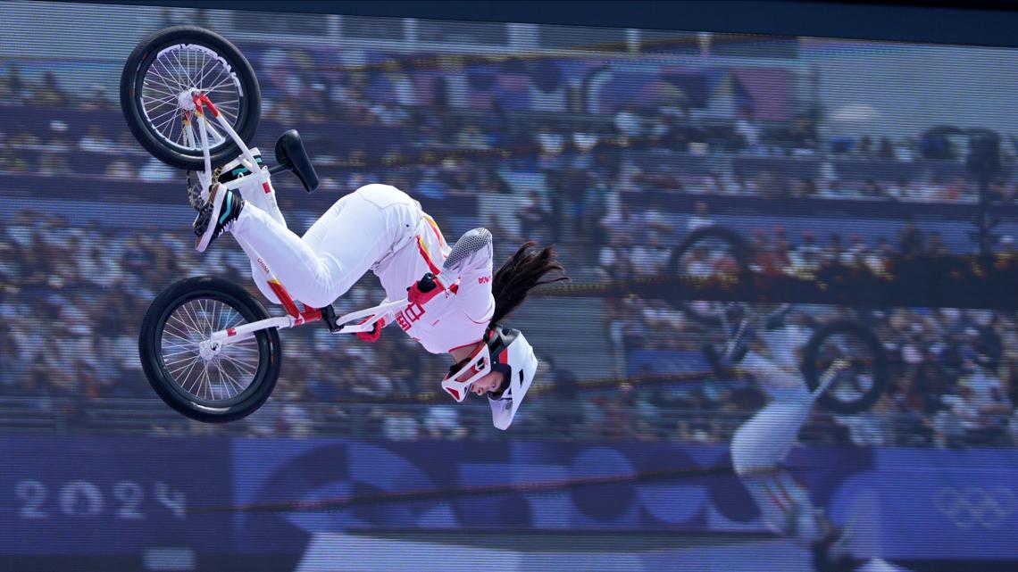 Hannah Roberts crashes out, Deng Yawen wins freestyle BMX gold | wthr.com