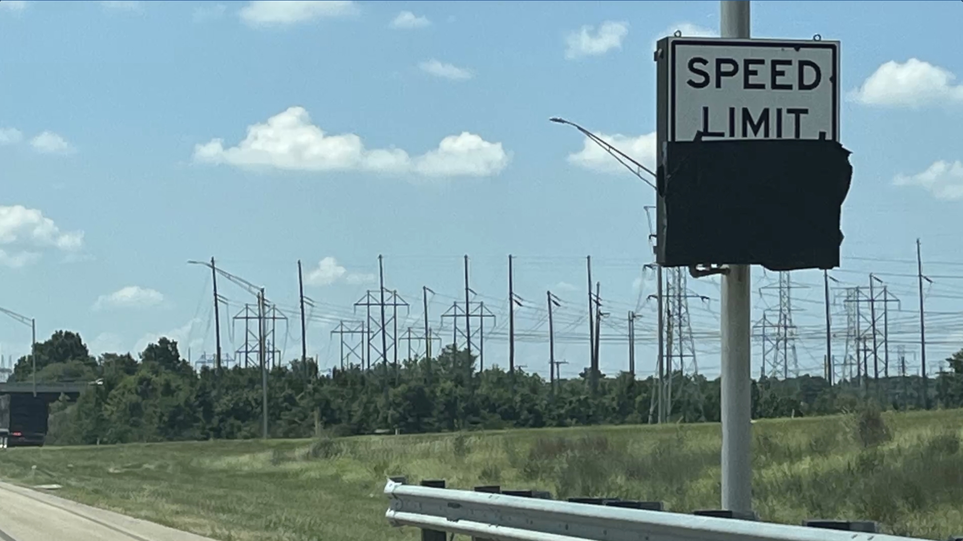 New law bans INDOT from using nearly $450,000 worth of signs; 13 ...
