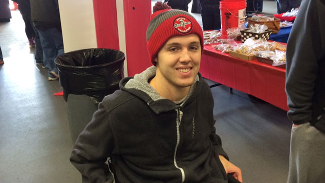 Kravitz: Traumatic hockey accident hasn't slowed Fishers' Derek Zike ...