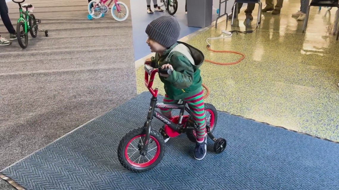 NASCAR's Briscoe returns to Mitchell to gift 700 bikes to kids | wthr.com