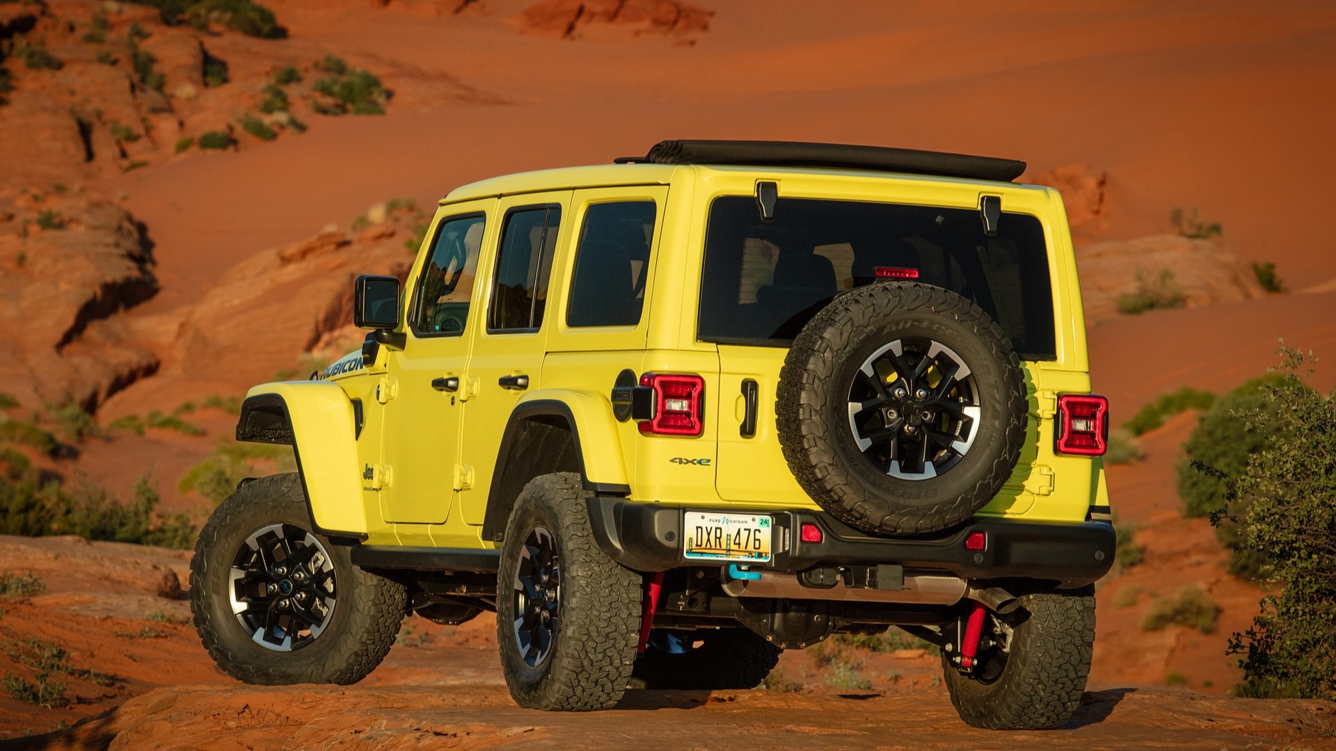 2024 Jeep Wrangler Rubicon 4xe bridges between gas and electric | wthr.com