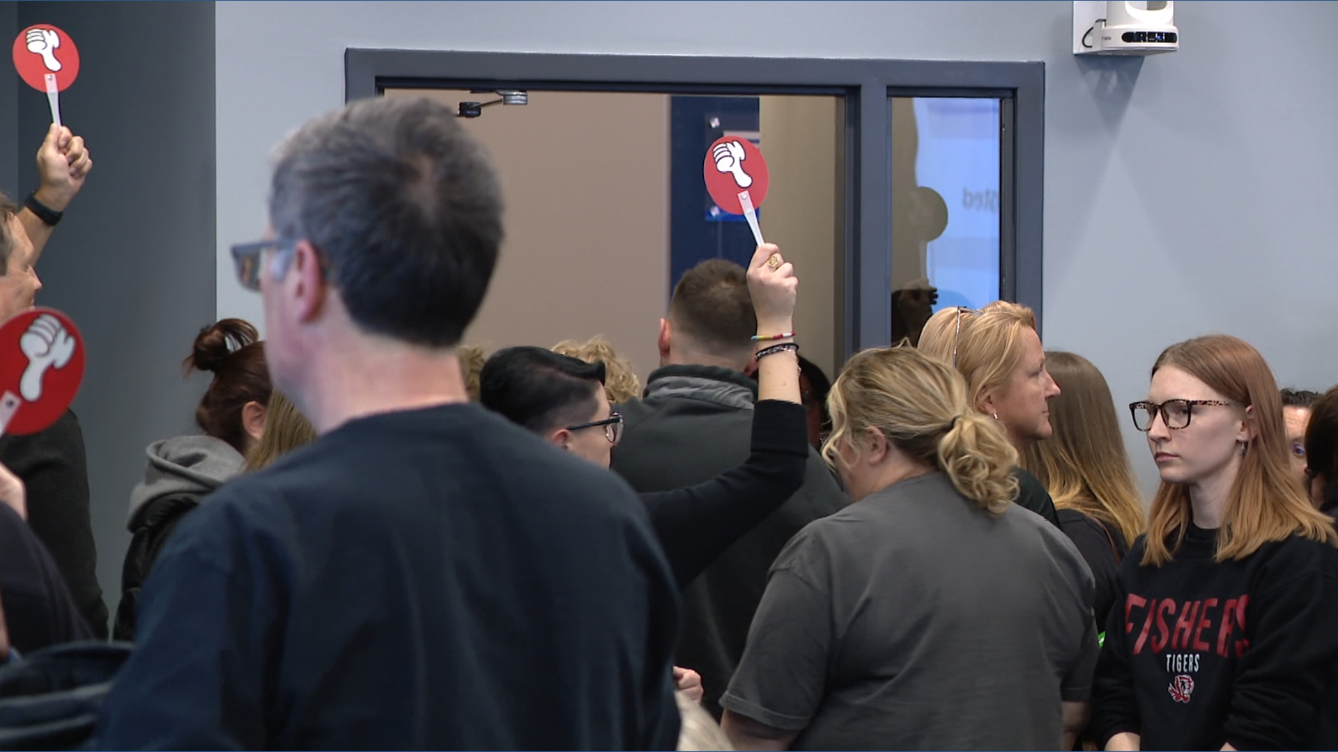 Hamilton Southeastern teachers storm out of school board meeting amid ...
