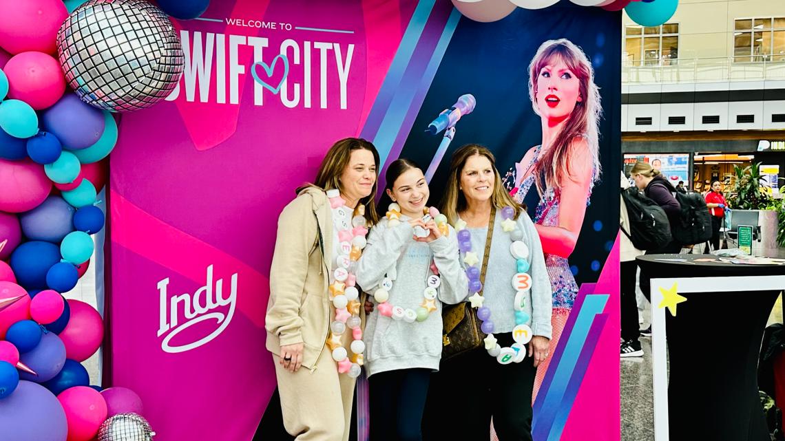 Swifties arrive to welcome party at Indianapolis Airport | wthr.com