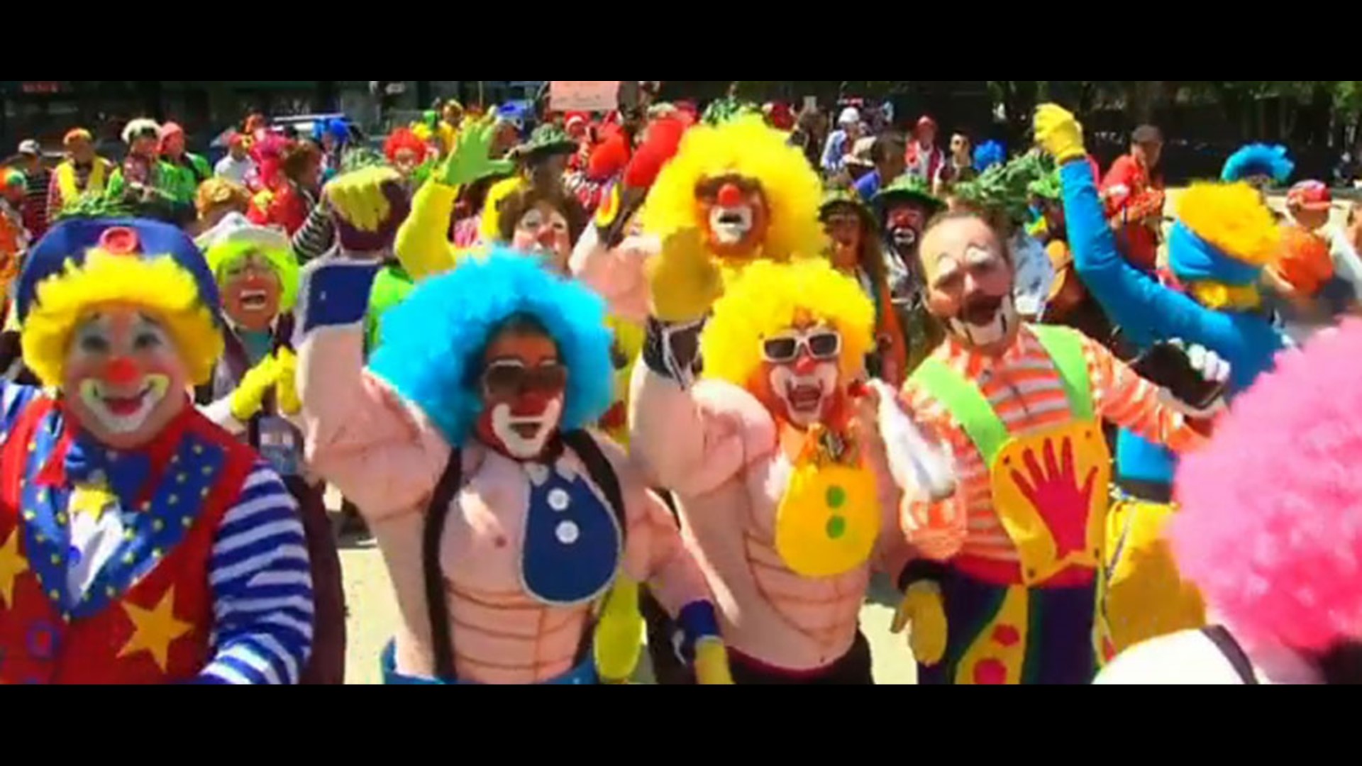 Hundreds of clowns gather at International Clown Convention in Mexico ...