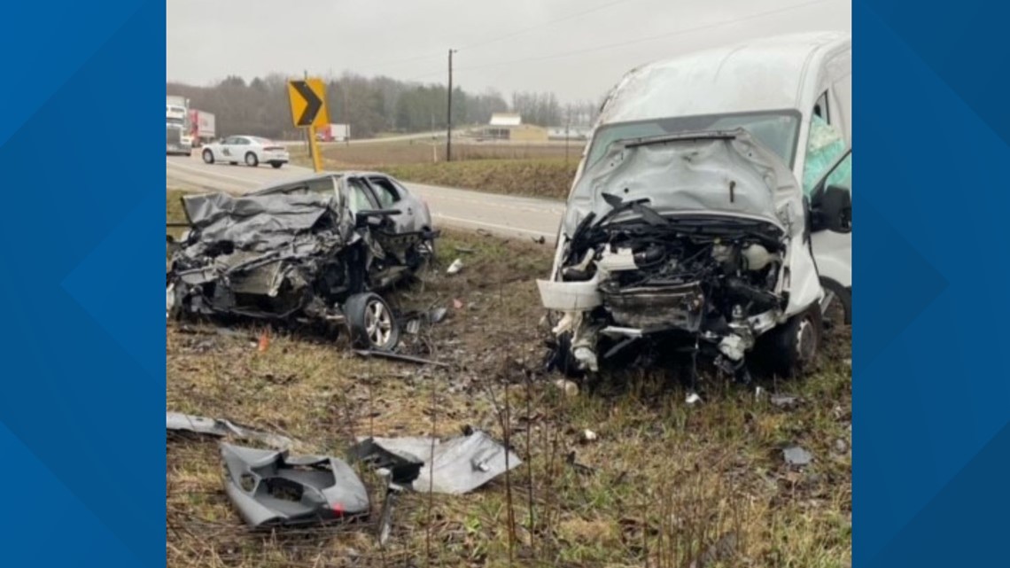 Police: 3 injured in Delaware County crash | wthr.com