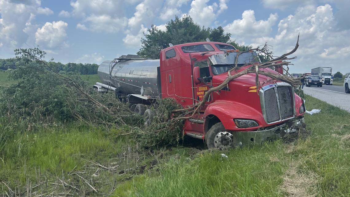 1 dead after I-74 crash in Hendricks County involving semi tanker truck ...