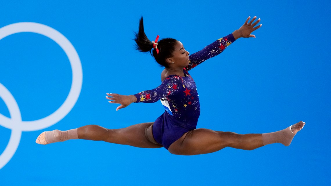 Simone Biles vs. Katelyn Ohashi | AT&T American Cup 2013 | wthr.com