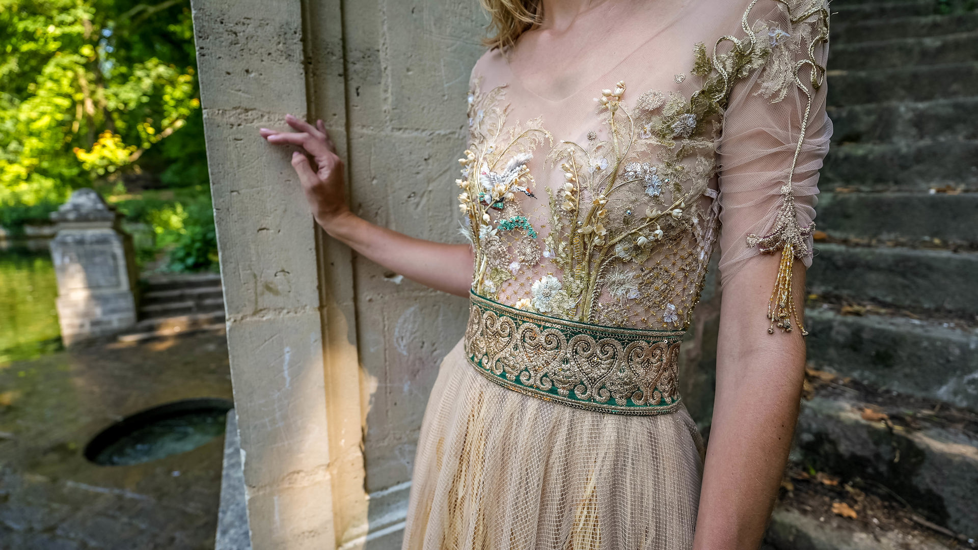 French fashion designer creates one-of-a-kind gowns | wthr.com