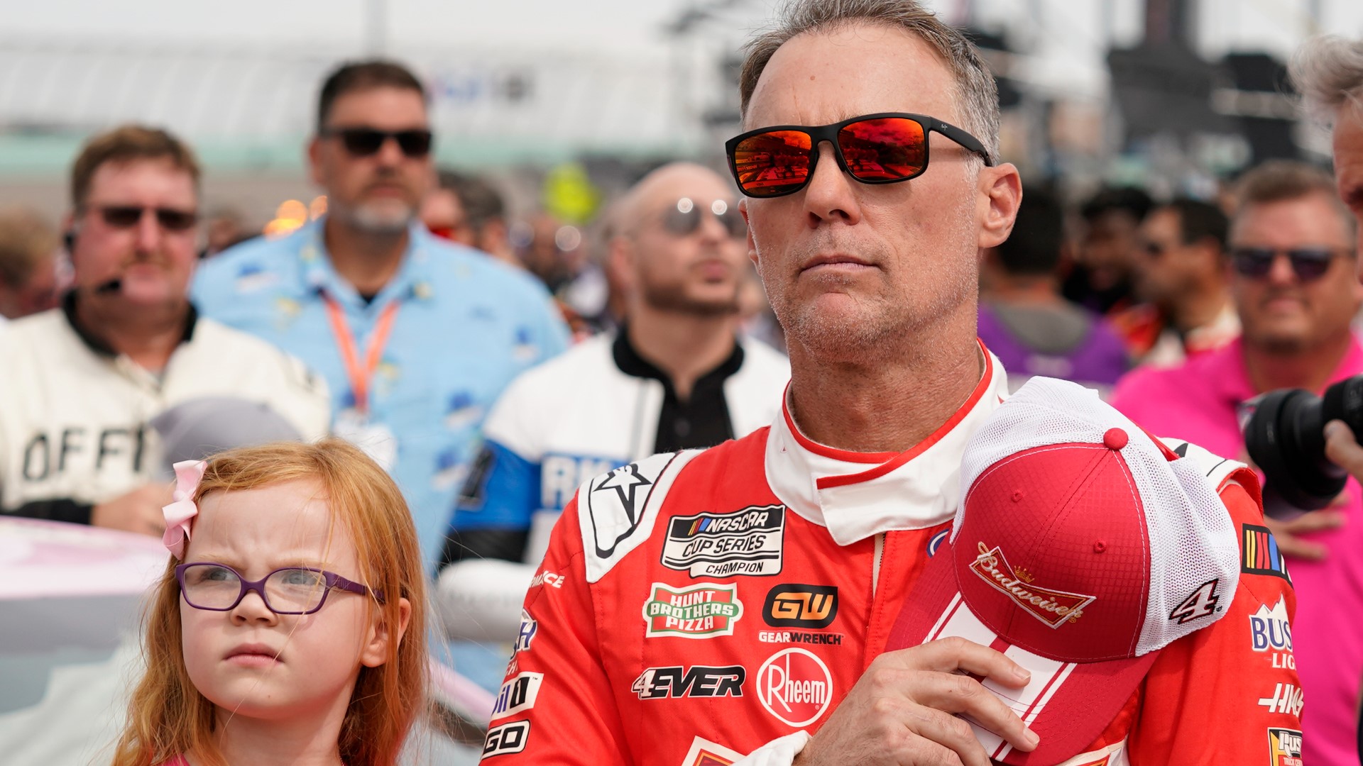 Harvick closes full-time NASCAR racing career with solid Phoenix ...